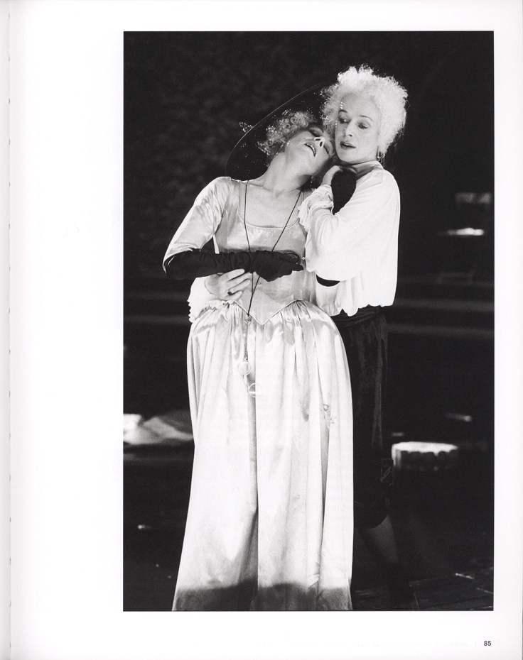 Ruth Walz – Theater im Sucher / Theater Through a Lens – PhotoBook Journal